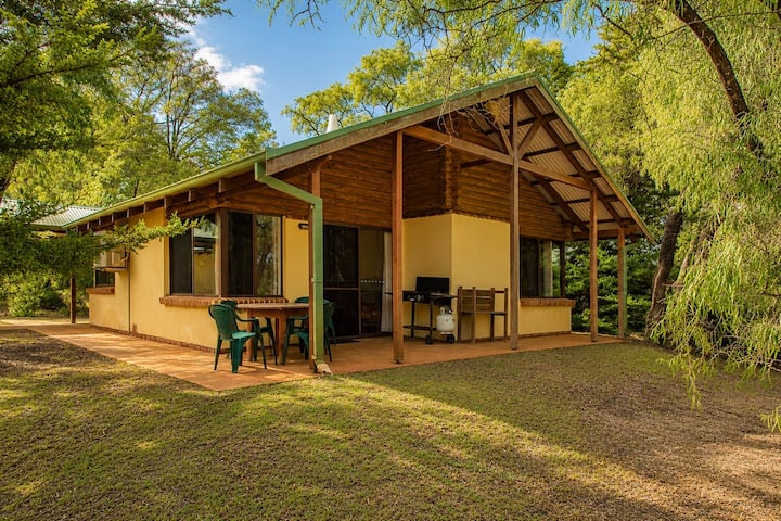 Cozy Accessible Cottage With Fireplace - Yallingup