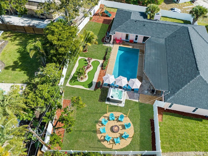 Luxury 5br Retreat: Pool, Spa, Mini Golf, Game Rm - Bradenton, FL