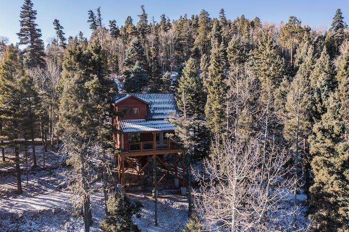Ridgewalk Treehouse, Luxurious Rental At 9200' - Angel Fire, NM