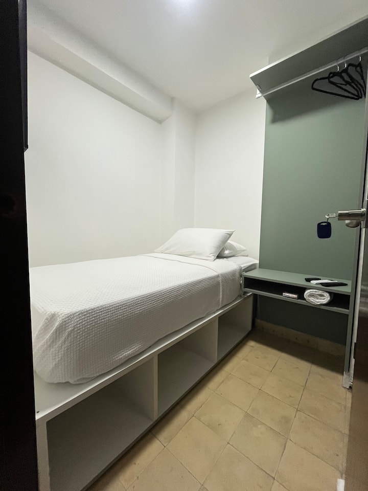 Habitación #4 Pequeña El Cangrejo Apto Compartido - Panama