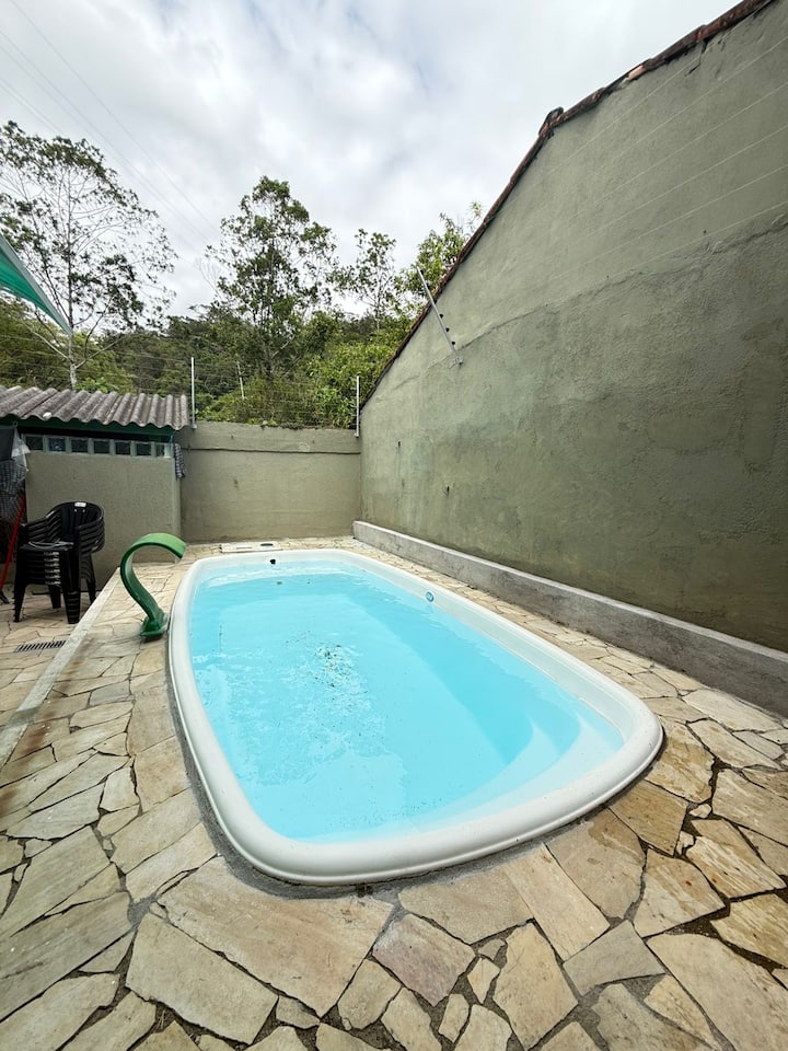 Looking For A Quiet Place To Rest - Caraguatatuba