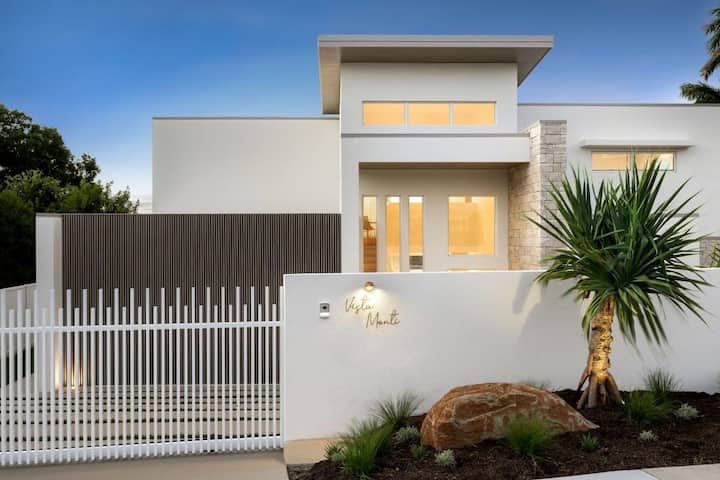 Luxe Coastal Retreat With Pool & Hinterland Views - Nambour