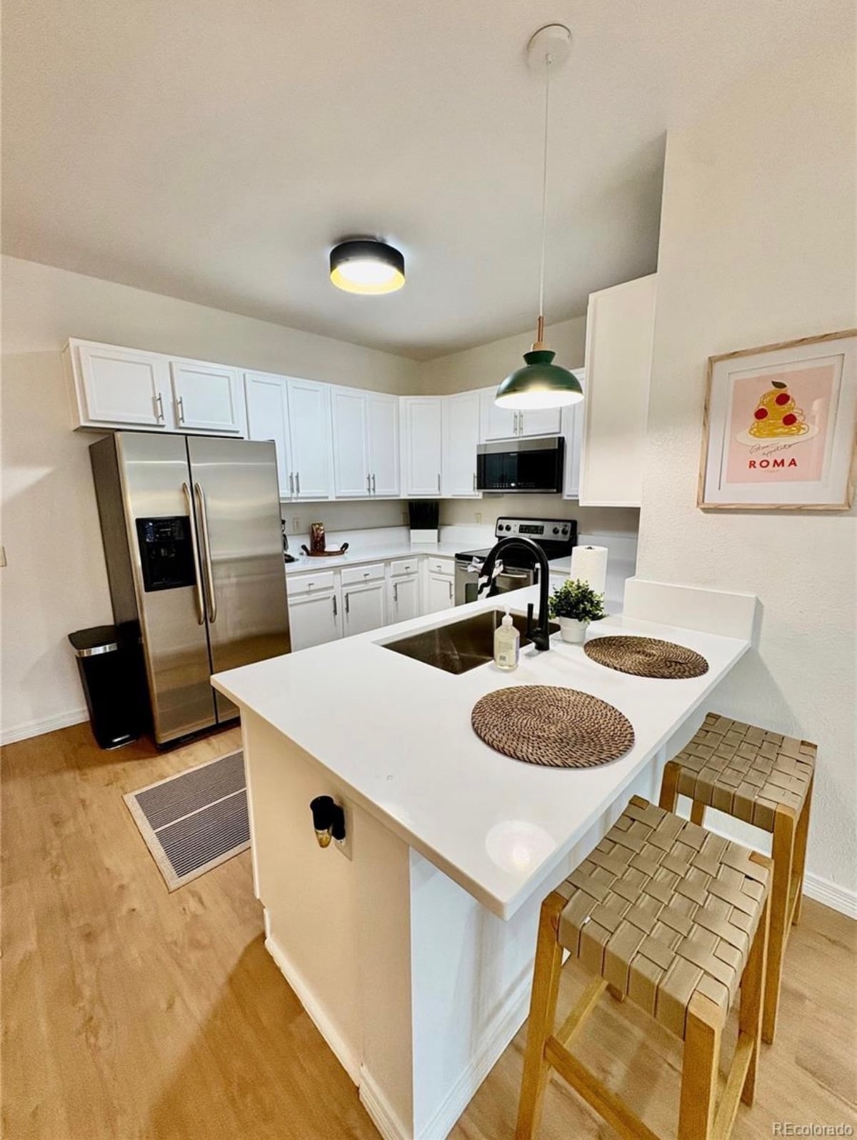 DTC Modern Kitchen Accessible +Gym +Sauna +Pool - Condominiums for Rent ...