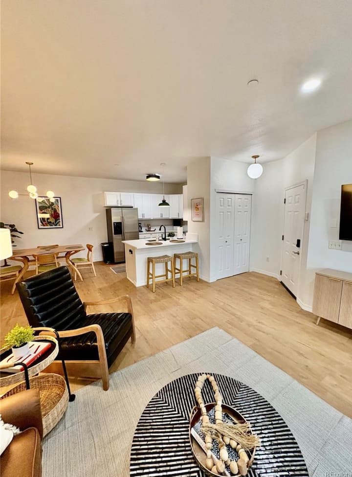 Dtc Modern Kitchen Accessible +Gym +Sauna +Pool - Centennial, CO