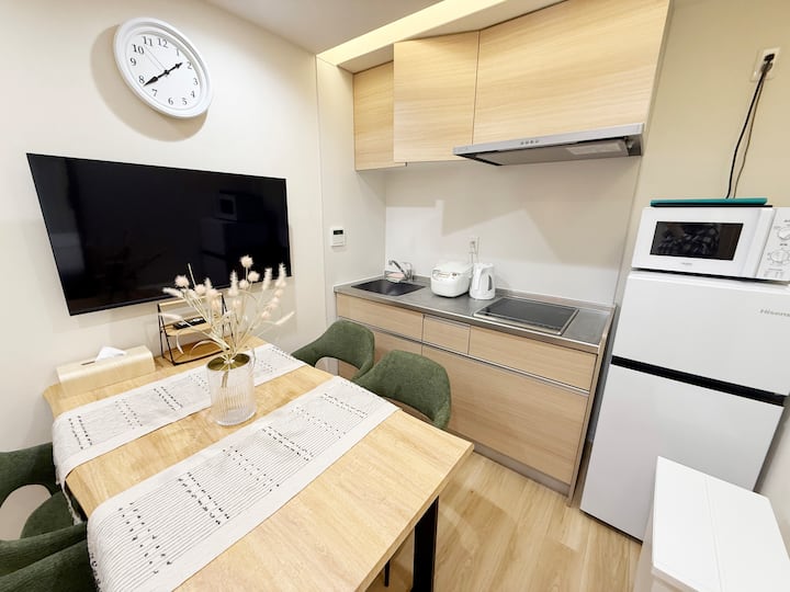 1 Minute From The Station/2 Bedrooms/up To 8 People/shitennoji/umeda/tennoji Without Transfers/convenient Access/302/new - Osaka, Japan