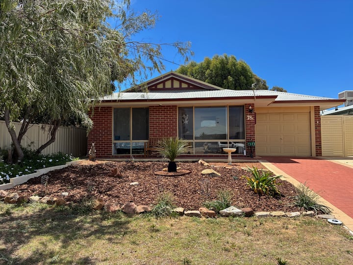 Walk To Beach In Minutes - Mandurah