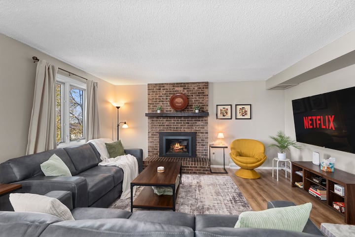 Walk To Trails! Centrally Located-fam/pet Friendly - Arvada, CO