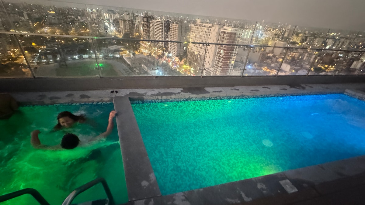 Ático romántico en el último piso con jacuzzi privado - Departamentos ...