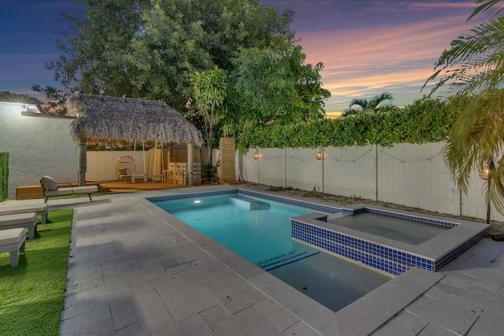 Luxury Pool-house With Hot Tub: “Casa Azul” - Miami