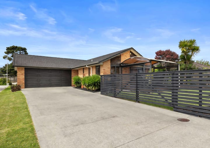 Family Friendly Retreat In Mangawhai Village - Mangawhai