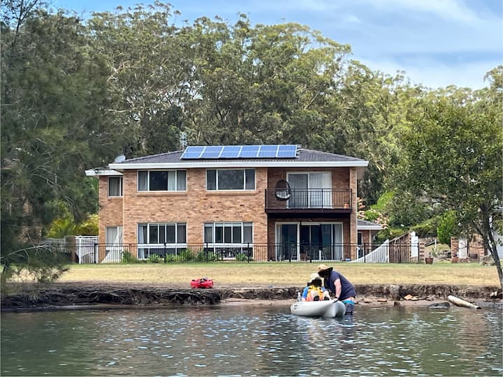 Sweet Caroline On The Bay - Gosford