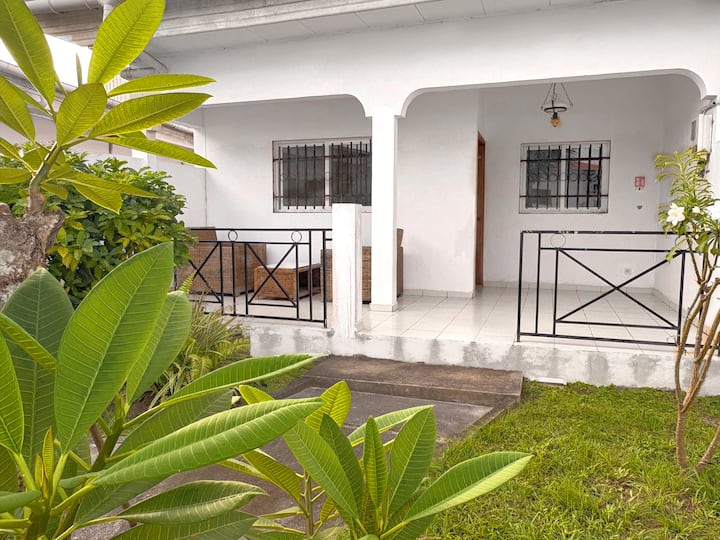 Secure 1br | 24/7 Guard + Parking, Central Akanda - Libreville