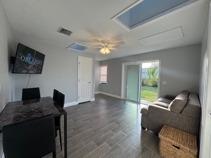 Cozy Orlando Guest Home - 2br/1bath - 