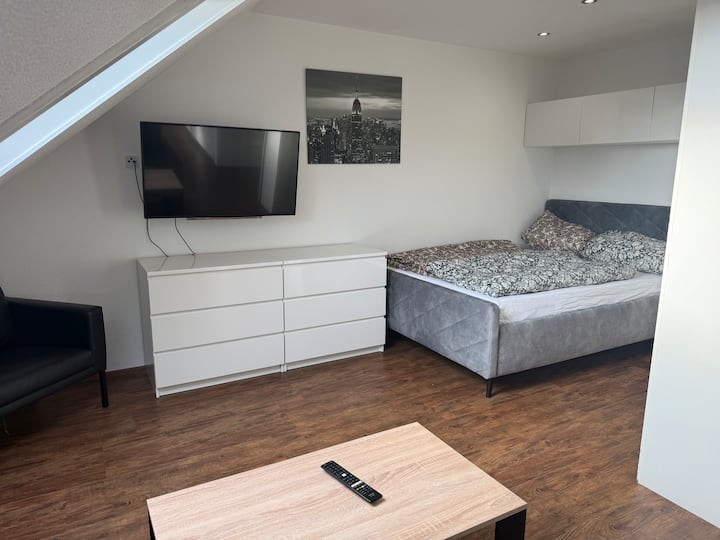 Gemütliches 1-zimmer-apartment Mit Balkon & Aufzug - Villingen-Schwenningen