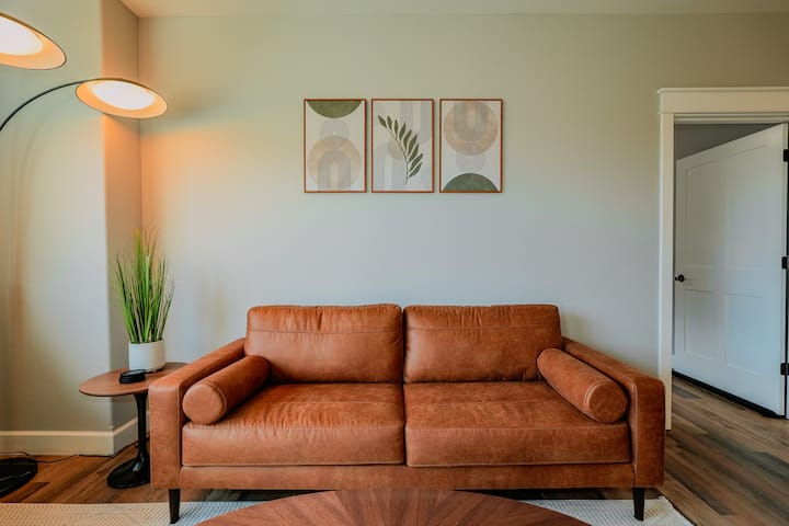 Discover Mid-century Modern Escape • Heart Of Cda - Coeur d'Alene, ID