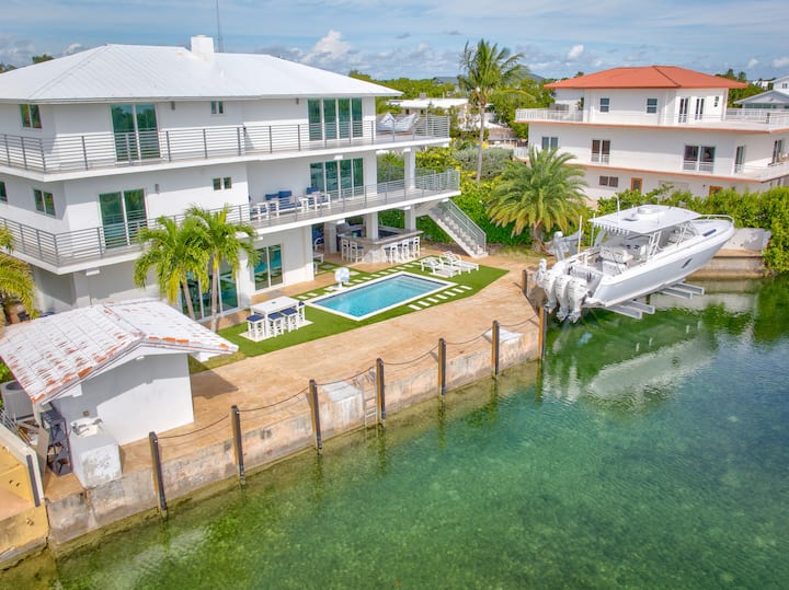 Ocean Breeze, Private Pool, Dock, 5 Bedroom 5 Bath - Key Largo, FL