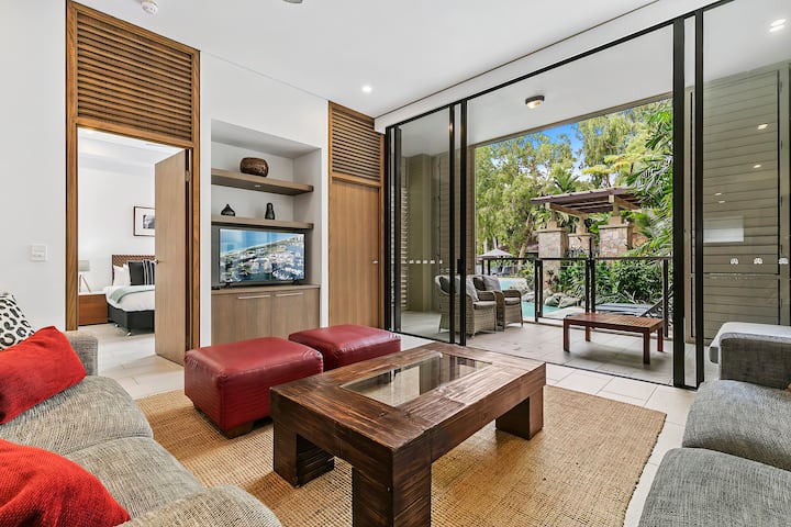 Orchid At Temple Resort: A Swim-out Tropical Oasis - Palm Cove