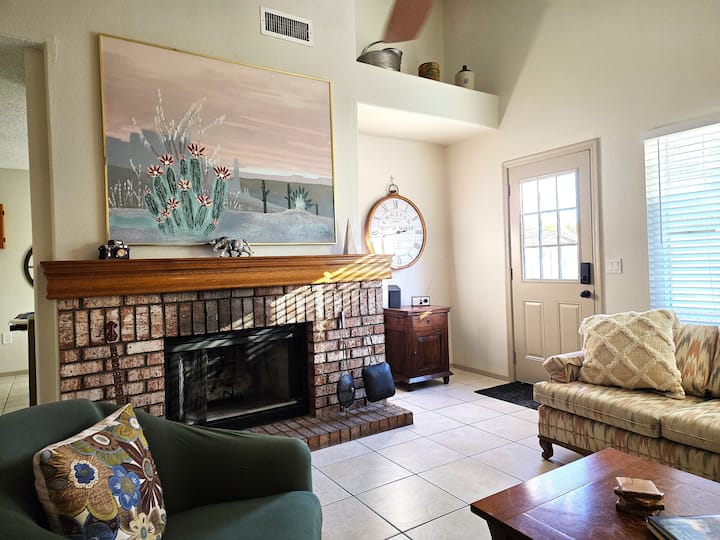 Comfy & Spacious Southwest Country Hideaway! - Chandler