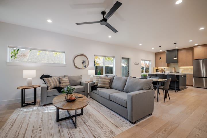 Stylish Family Retreat Near Bsu, Downtown & Micron - Boise, ID