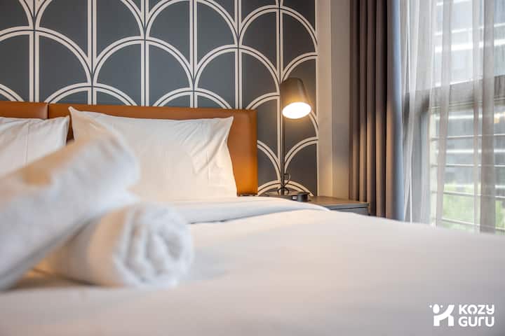 Kozyguru | Haymarket | Escape To The City - Sydney central station