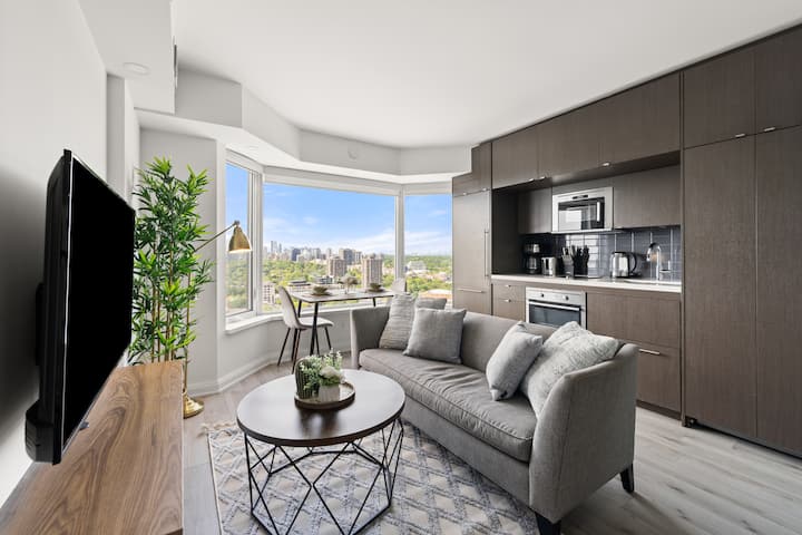 The Heart Of Yorkville Living - Toronto