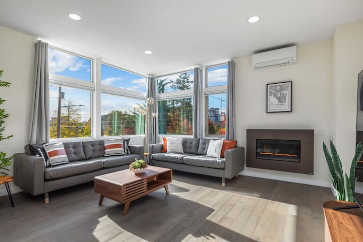 Stunning 3b2b Sleeps 10 - Seattle, WA