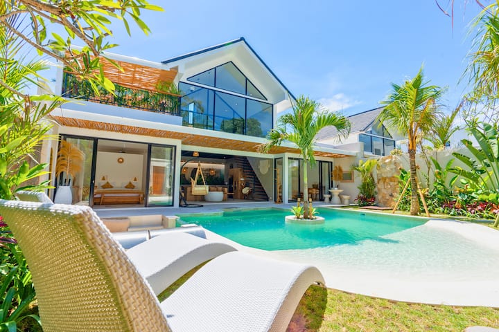 Calista - 4bedroom Private Pool Villa In Kerobokan - Bali