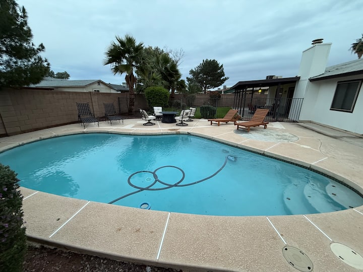 Modern Family Retreat In Chandler - Chandler, AZ