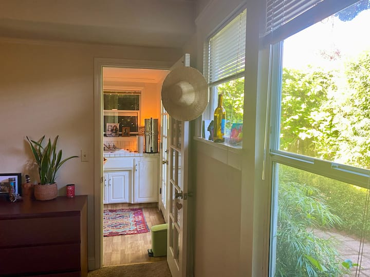 Tranquil, Historical Downtown Cottage - Felton, CA