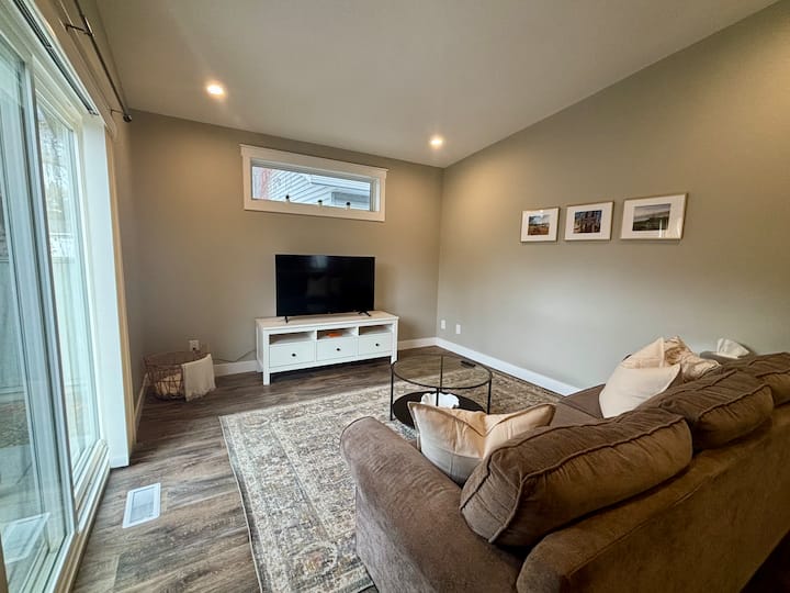 The Nook At Latimer- 2 Bedroom Carriage House - Penticton