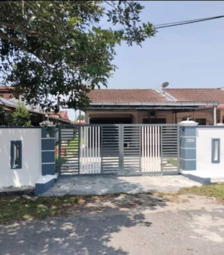 Aahana Homestay - Merlimau