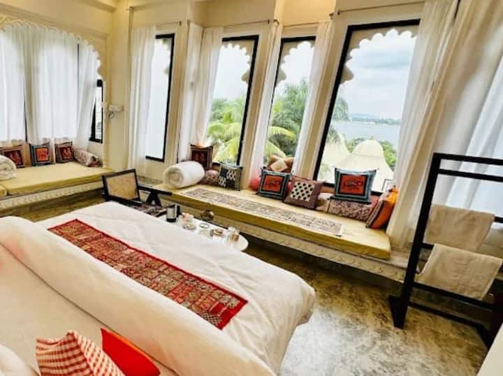 Seren Lakeside Mahal Room By Nirvana - Udaipur