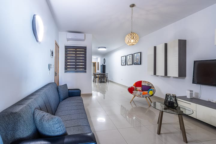 Modern 2-bedroom Apartment In Sliema - La Valeta