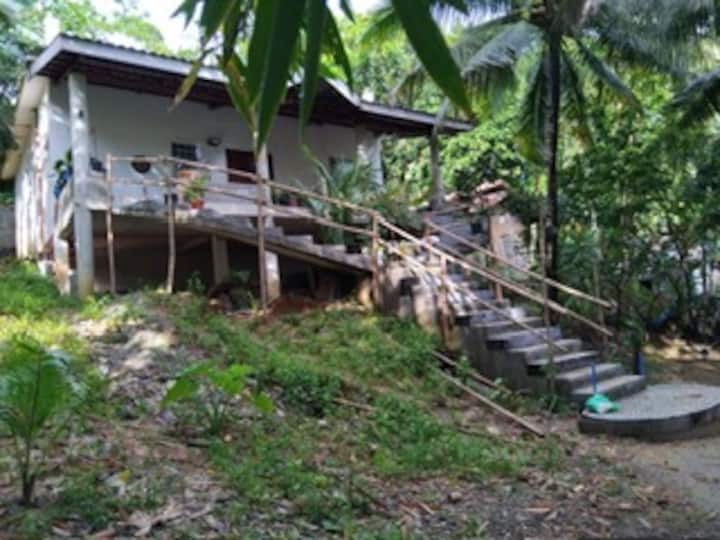 C.t. Hillside Villa - Nabas