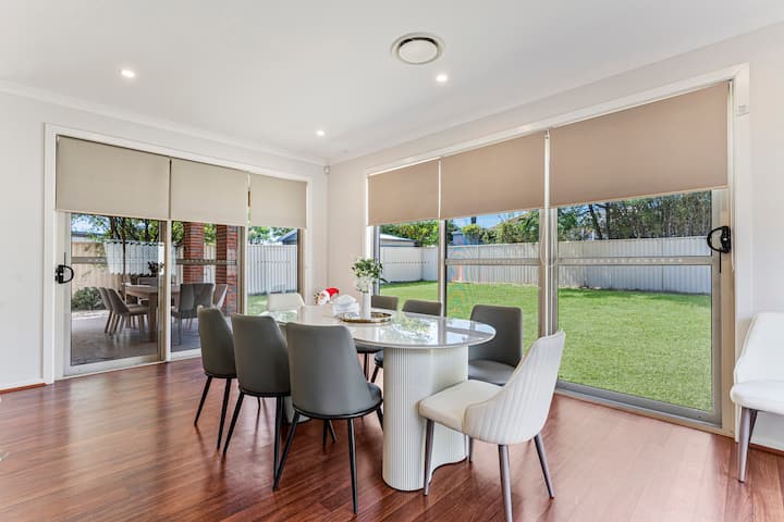 Coastal Retreat – Spacious 5br Haven In Maroubra - Randwick
