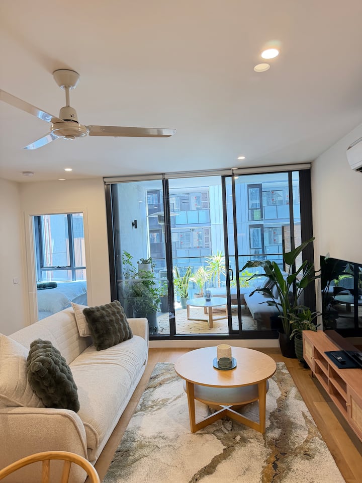 Everything At Your Doorstep - Northland