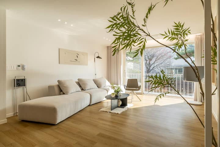 [강남 초대형 프라이빗 단독주택]테라스·정원/코엑스·한강·가로수길/주차가능#장박할인#All - Séoul