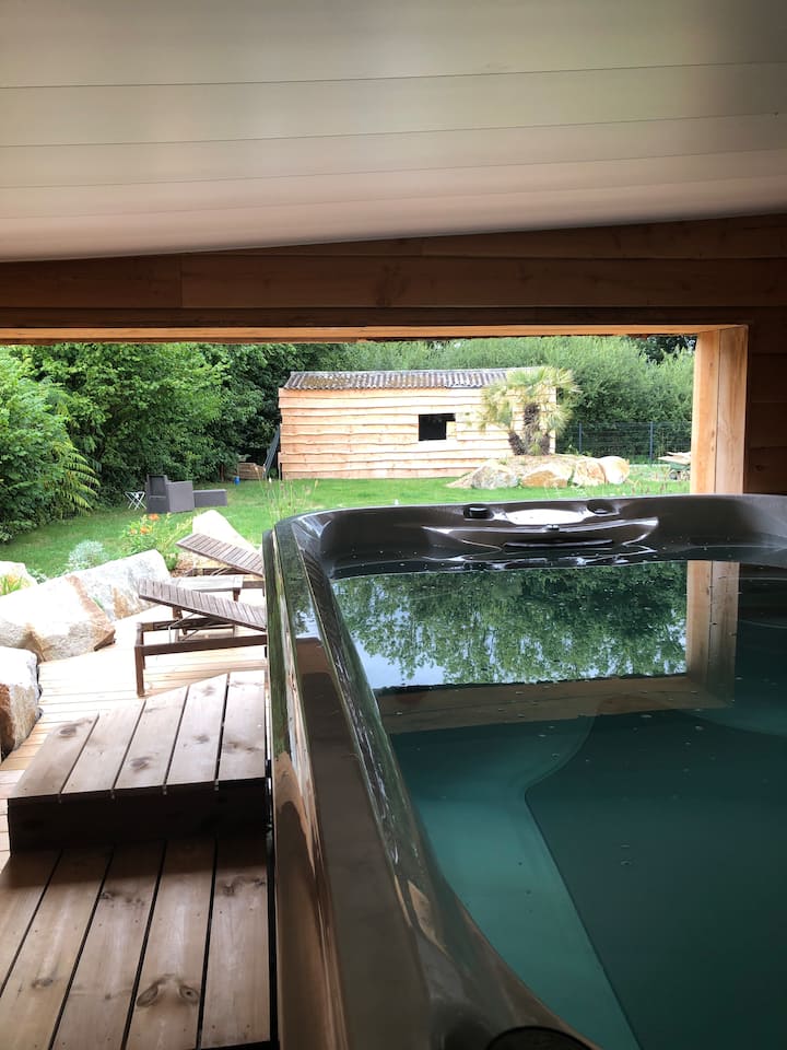 Chambre Et Spa De Nage - Saint-Brieuc