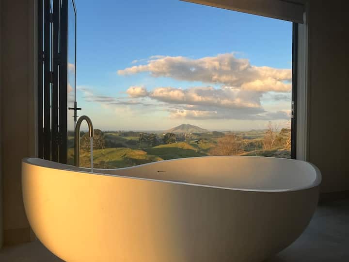 Golden Ridge Retreat - New Zealand