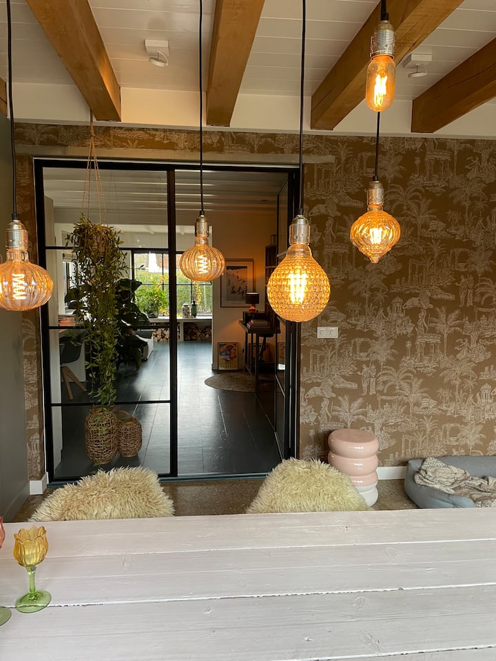 Knusse Vrijstaande Woning Met Grote Tuin - Laren