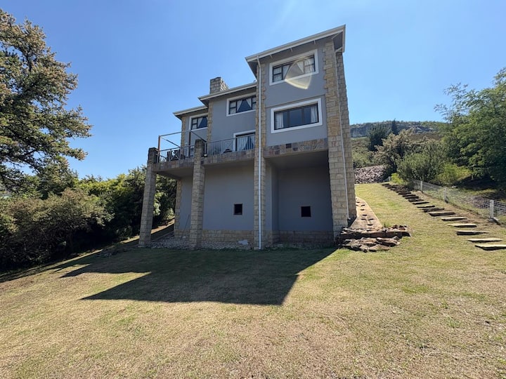 Born Free Lodge - Sleeps 8 - Clarens Golf Estate - Clarens