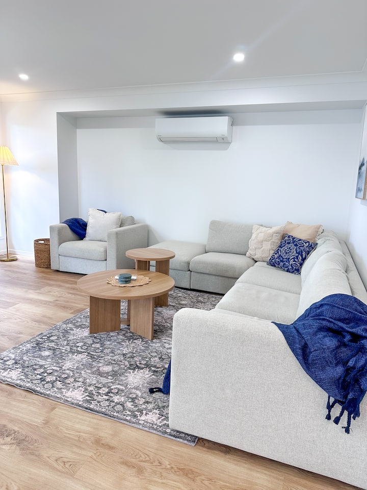 Modern & Central Townhouse-minutes From The City! - Toowoomba