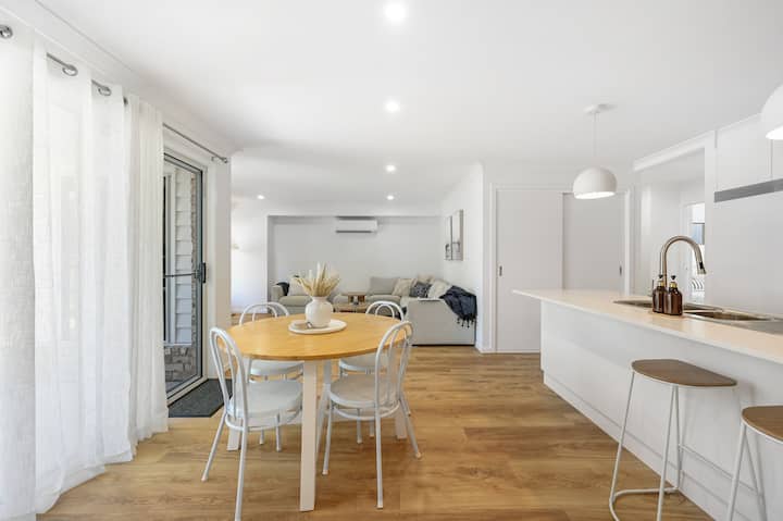 2 Queen Br - Modern + Moments From The City! - Toowoomba