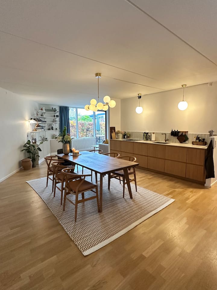 Lys Lejlighed Med Egen Terrasse Lige Ved Vandet - Copenhagen