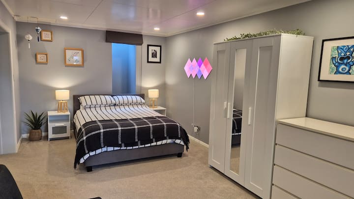 Spacious Redwoods Retreat | 2br Lynmore Suite - Rotorua