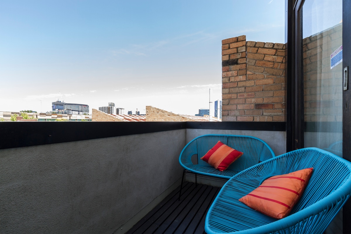 Melb CBD studio- city views - Airbnb