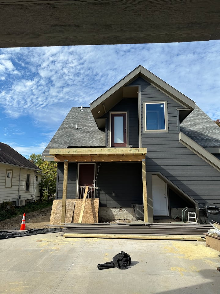 Remodeled 2 Bedroom Apt In Atwood Area - Madison