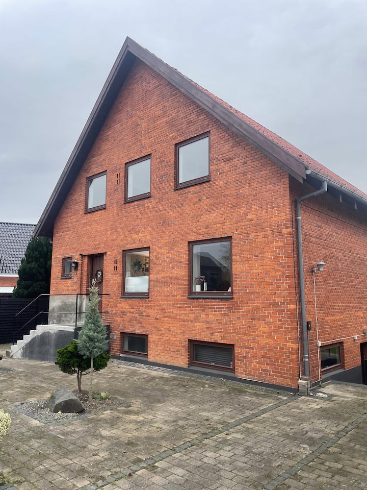 Bright Well Appointed Centrally Located Apartment - Odense