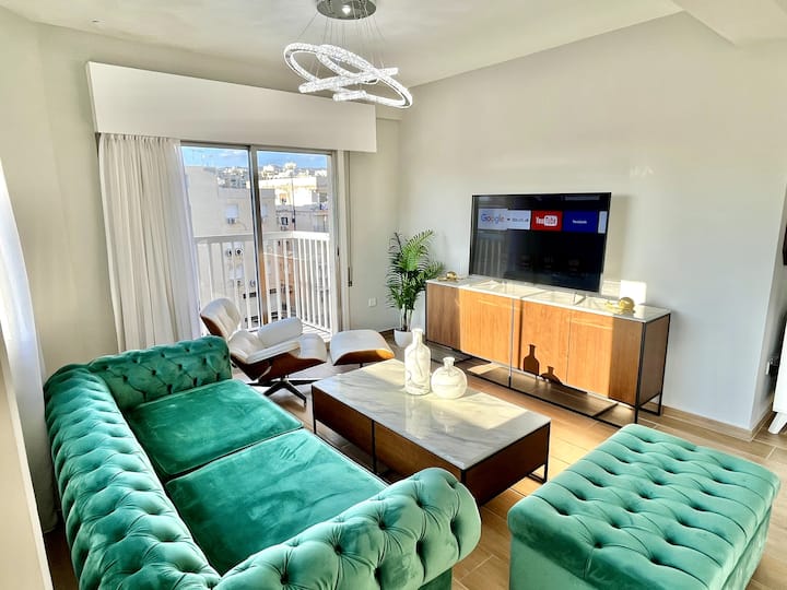 Bright Flat Near Beach & Center - Private Parking - Limassol