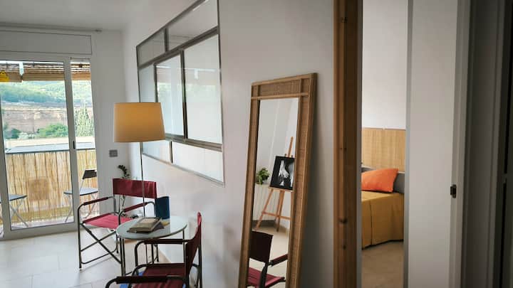 Beach And Mountain: Room In Artist Studio - Sitges